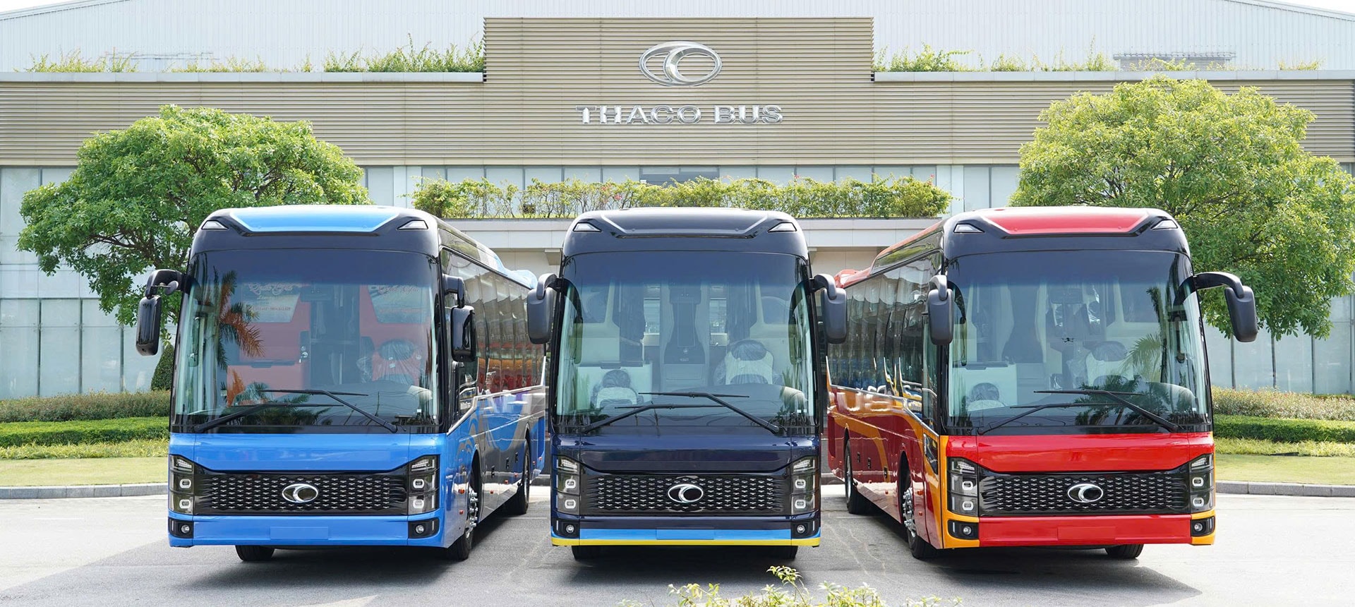 THACO BUS: Made-in-Vietnam bus brand reaching ASEAN level